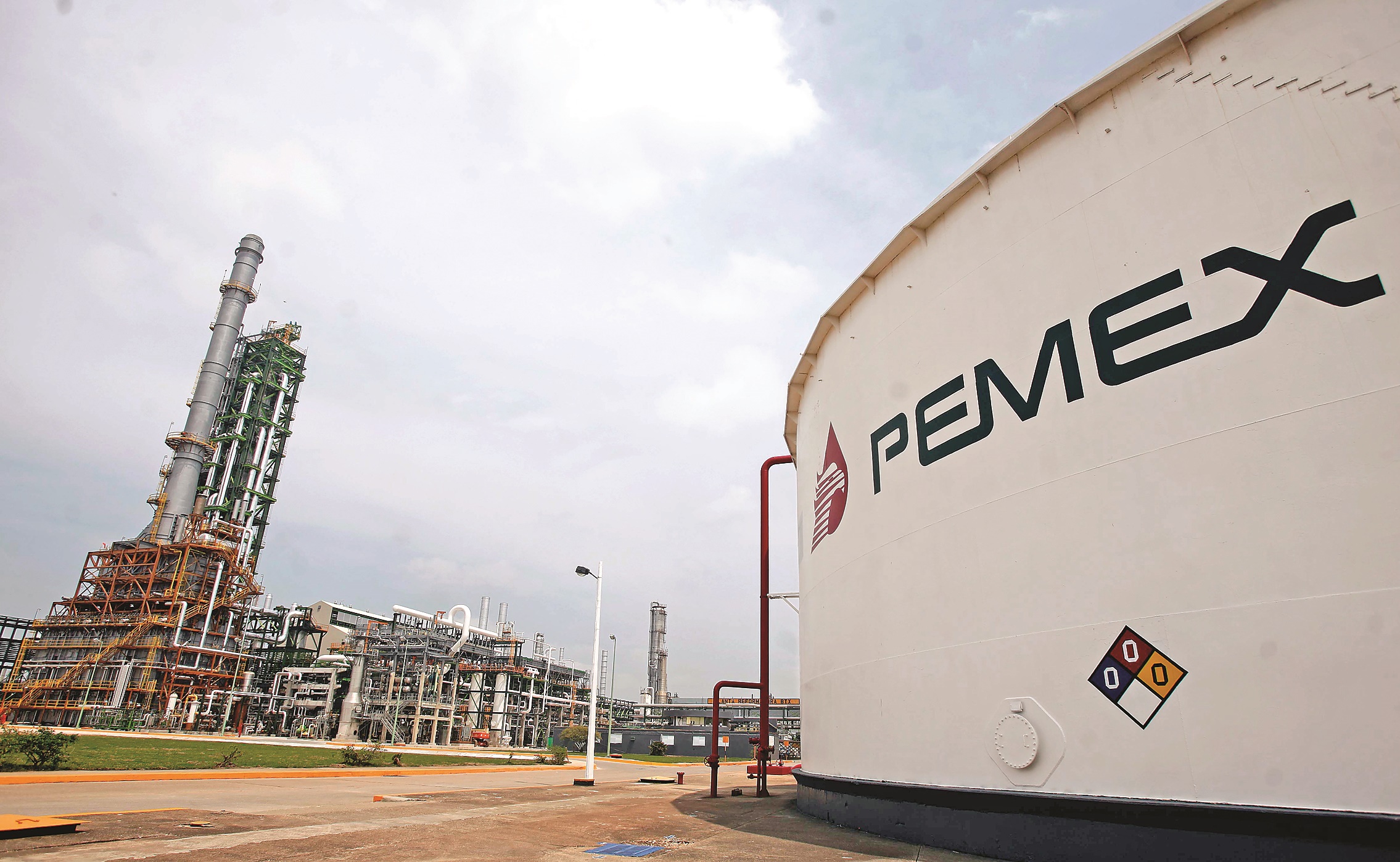 PEMEX SE ENCUENTRA EN CRISIS, NO HAY DINERO EN LAS ARCAS DEL ORO NEGRO ...