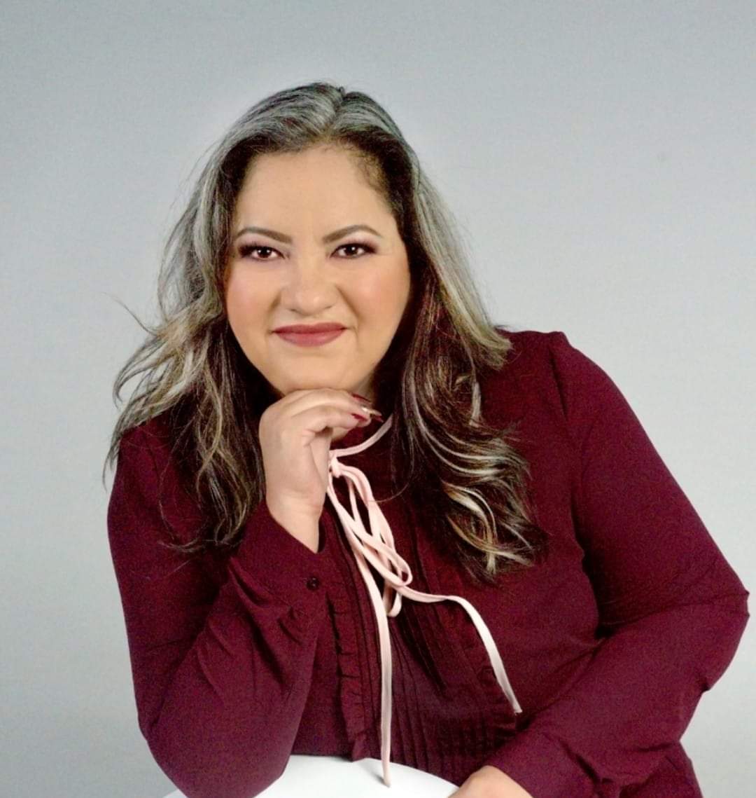 BRENDA MENA YA ESTÁ CASI LISTA PARA TRABAJAR Y NO SOLO LO HARÁ PARA LOS ...